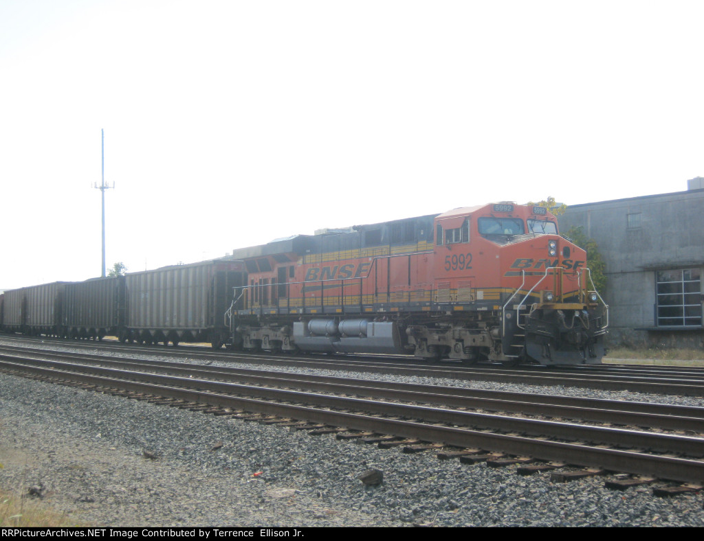 BNSF ES44AC 5992 Pic 2
